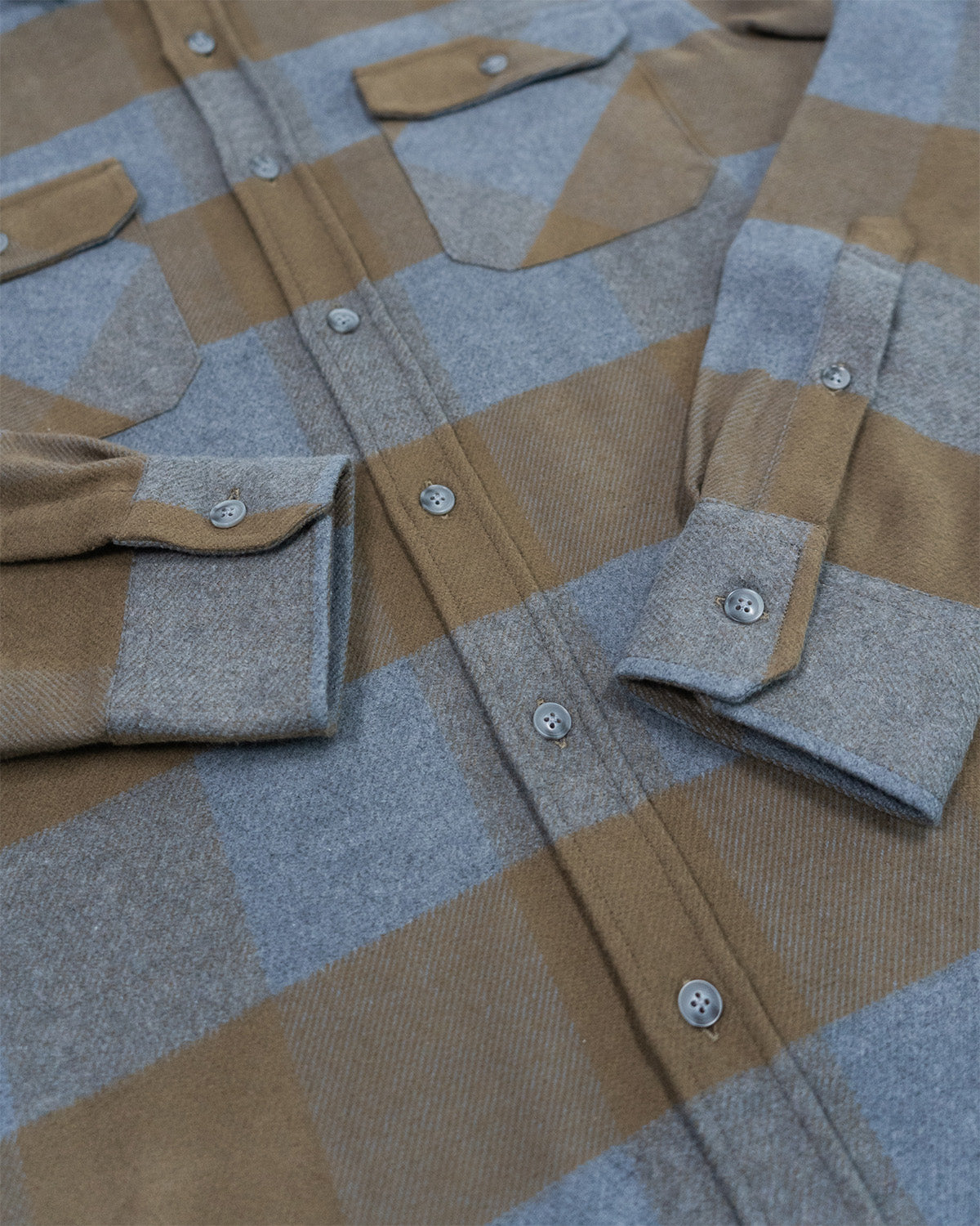 Soft Flannel Shirt for Men in 100% Cotton, Field Grand Flannel in Caper ...